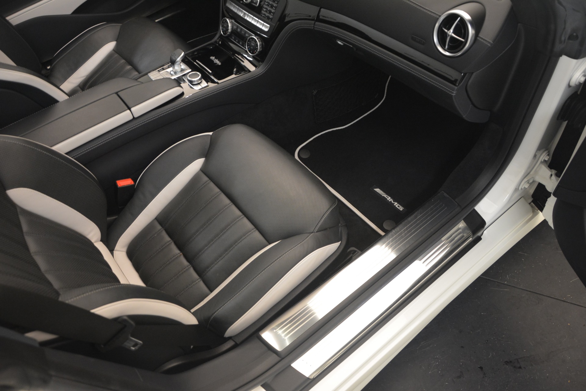 Pre-Owned 2015 Mercedes-Benz SL-Class SL 550 For Sale (Special Pricing ...
