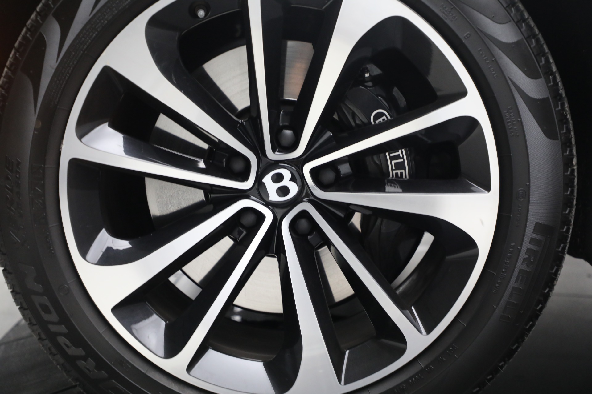Pre-Owned 2018 Bentley Bentayga Signature Edition For Sale (Special ...