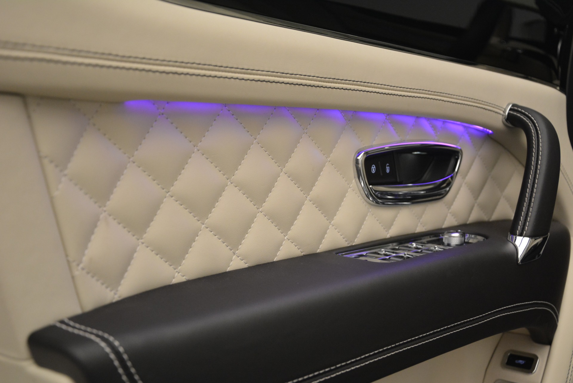 Pre-Owned 2018 Bentley Bentayga Signature For Sale (Special Pricing ...