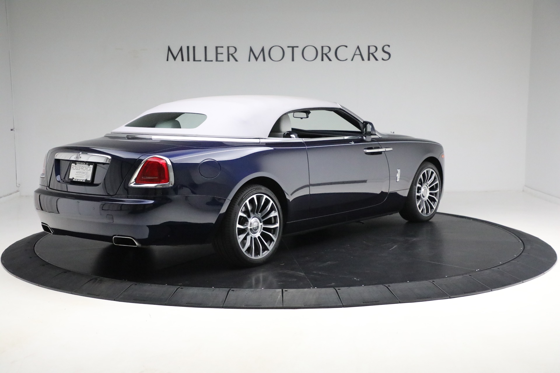 Pre-Owned 2019 Rolls-Royce Dawn For Sale (Special Pricing) | Aston ...