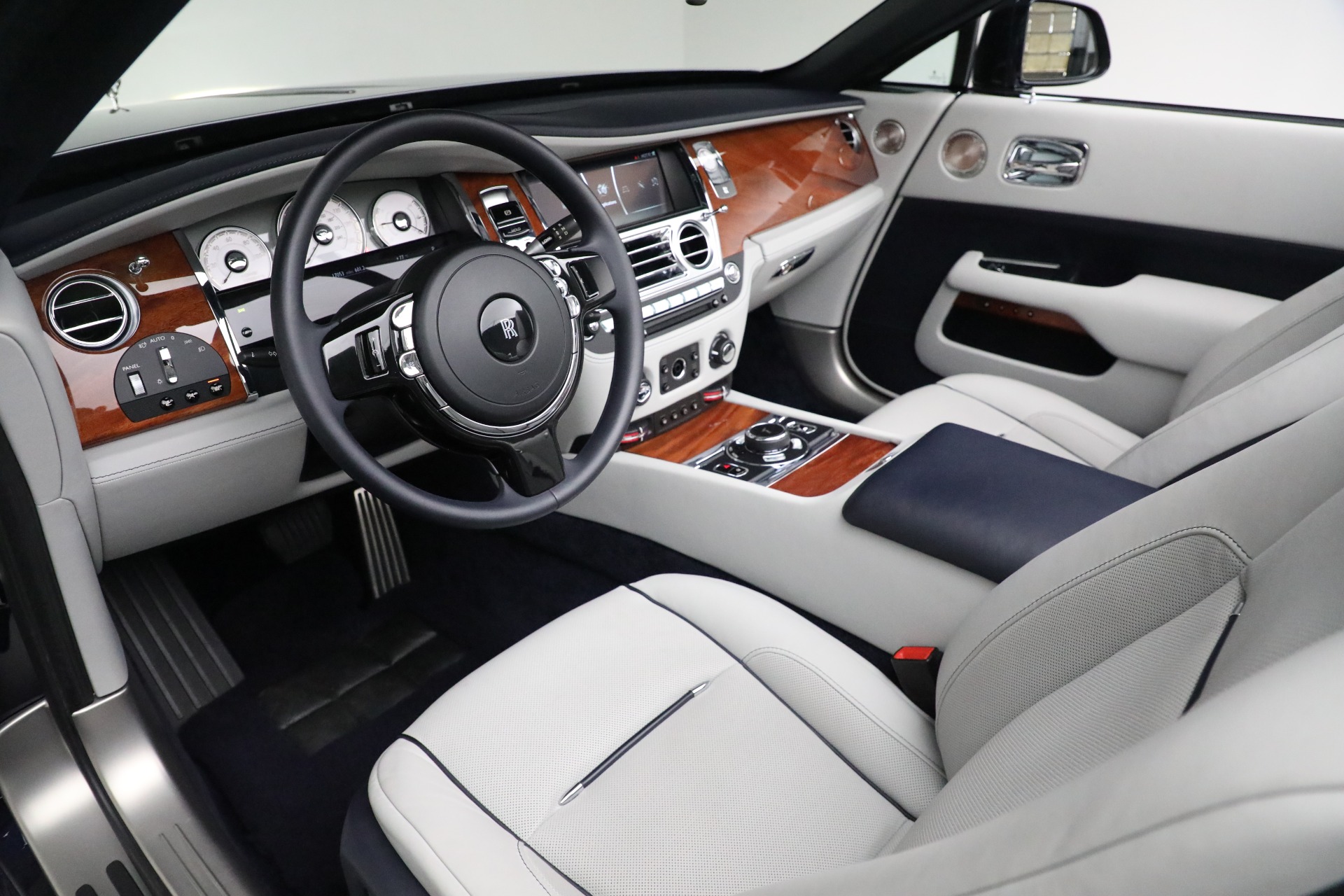 Pre-Owned 2019 Rolls-Royce Dawn For Sale (Special Pricing) | Aston ...