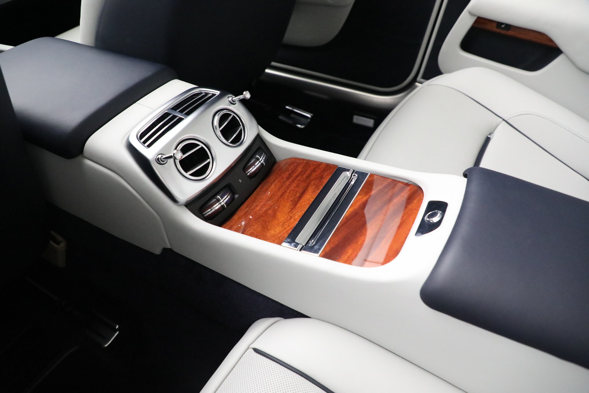 Pre-Owned 2019 Rolls-Royce Dawn For Sale (Special Pricing) | Aston ...