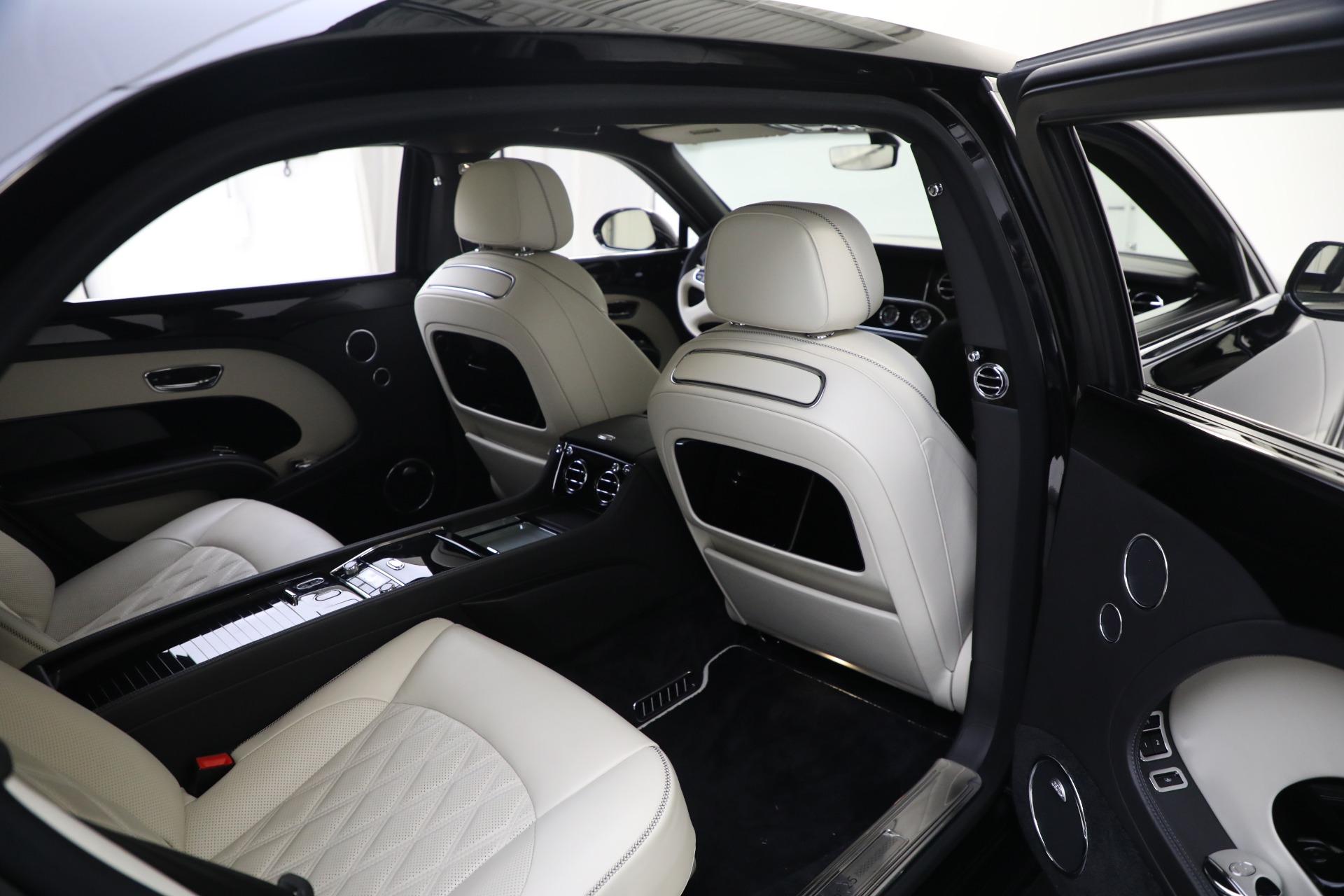 Pre-Owned 2017 Bentley Mulsanne Extended Wheelbase For Sale (Special ...