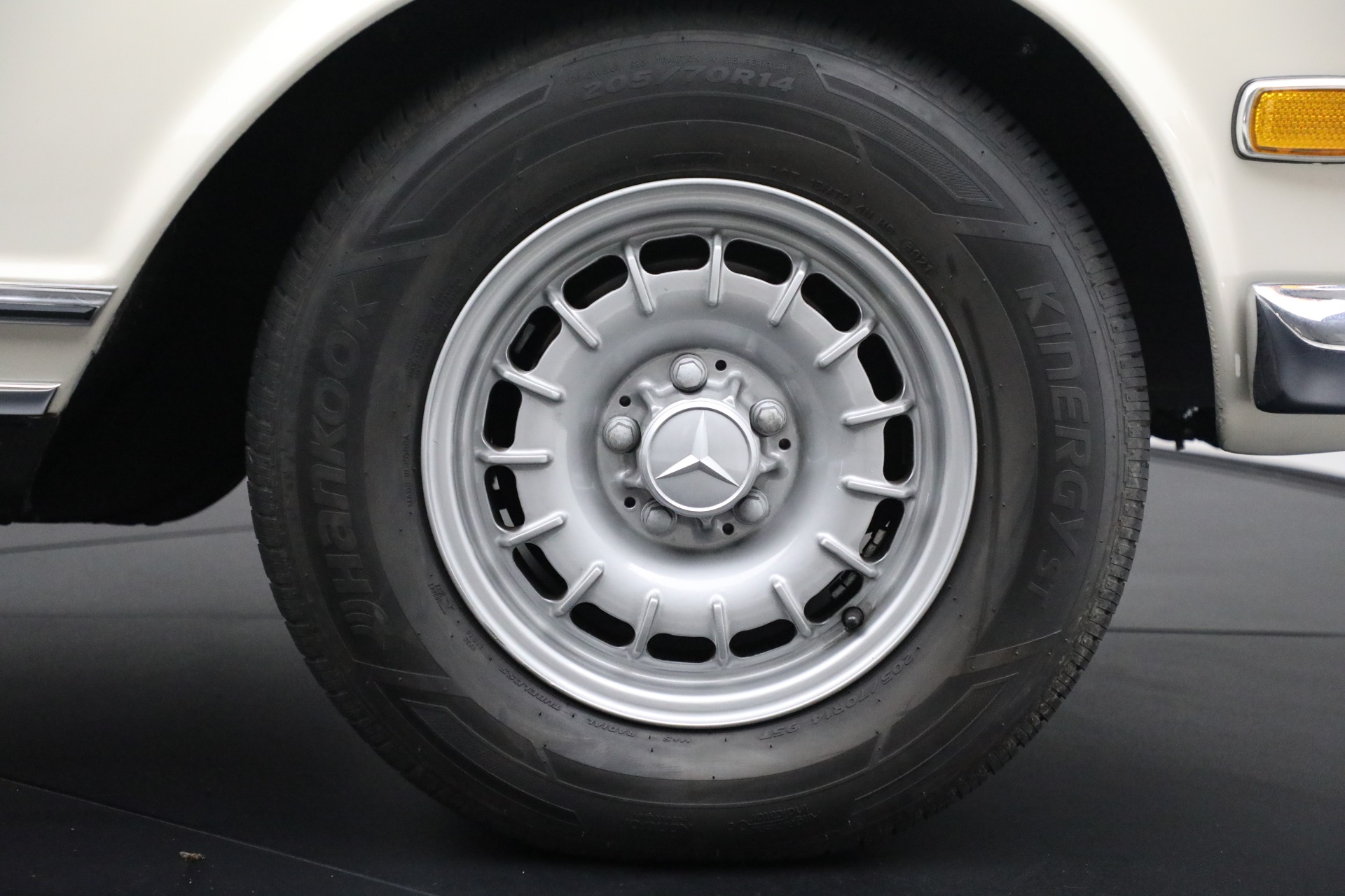 Pre-Owned 1970 Mercedes-Benz 280 SL For Sale ($129,900) | Aston Martin ...