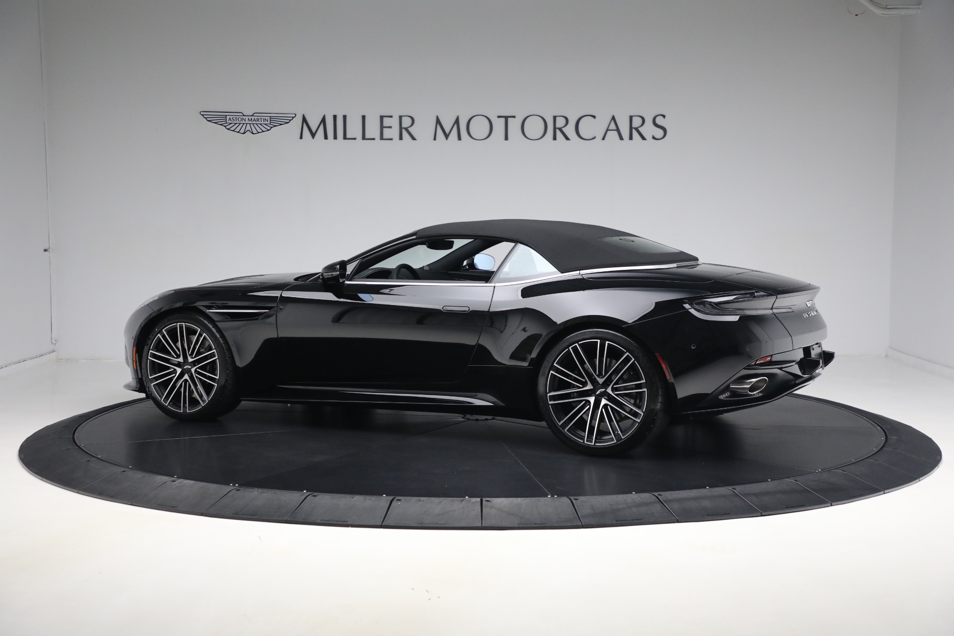 New 2025 Aston Martin DB12 Volante For Sale (Special Pricing) | Aston ...