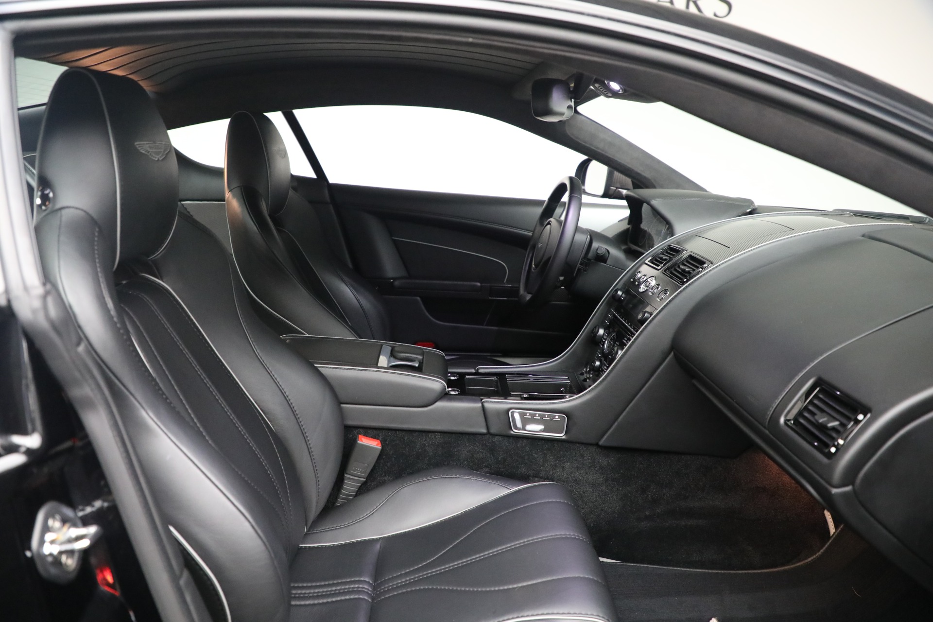 Pre-Owned 2015 Aston Martin DB9 Carbon Edition For Sale (Special ...
